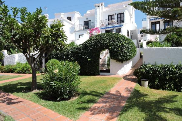 NERJA VILLAS - Alquiler y Venta de viviendas en El Capistrano Village ...